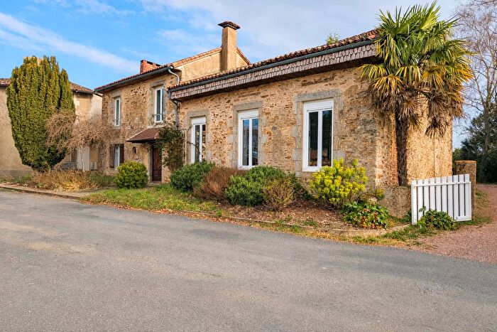 Pageas - Maison 7 pièces à vendre