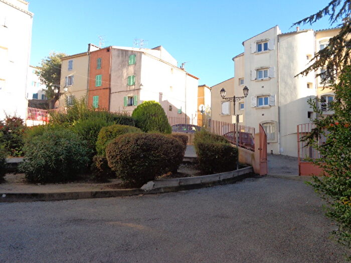 Appartement 1 pièce à Draguignan, Centre-ville historique, à louer