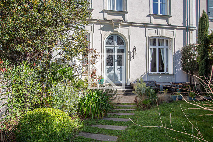 Angers : Maison 13 pièces à vendre
