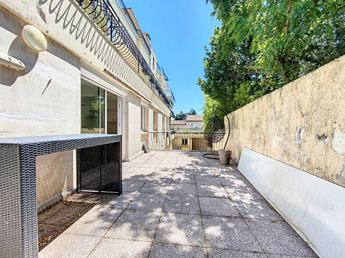 Avignon, Blanchissage - Appartement 4 pièces à louer
