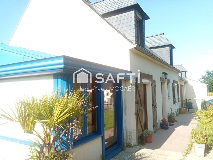 Maison à vendre - Pleyben - 6 pièces - 5 chambres