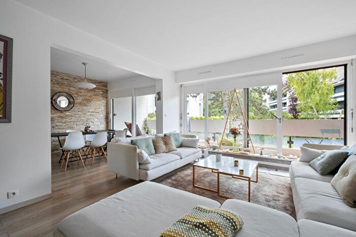 Appartement à vendre - Fourqueux - 5 pièces - 3 chambres