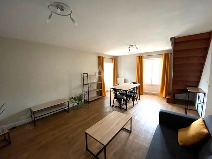 Champmesnil, Le Mesnil-Saint-Denis : Appartement 2 pièces à louer