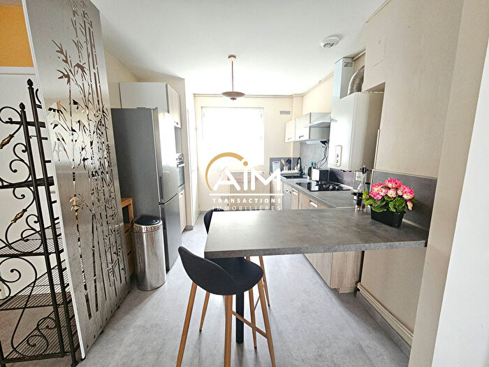 Appartement à vendre - Pocé-sur-Cisse - 3 pièces - 2 chambres