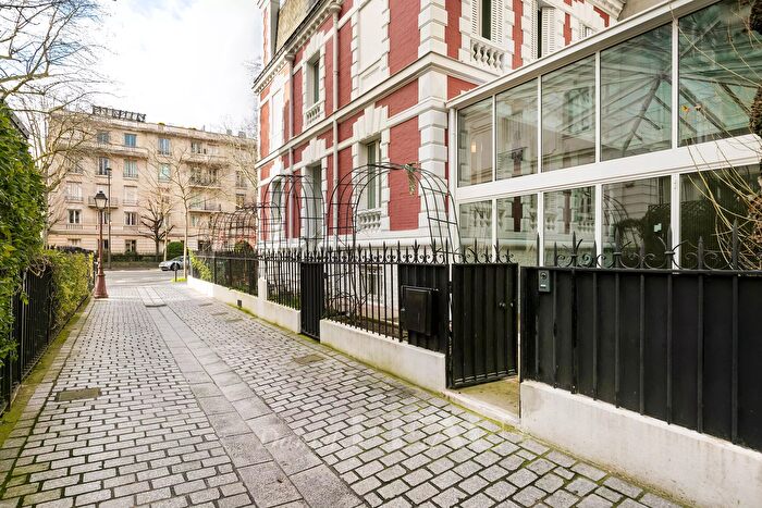 Maison à vendre - Paris e , Auteuil-Nord, Jasmin, Mirabeau - 10 pièces - 6 chambres