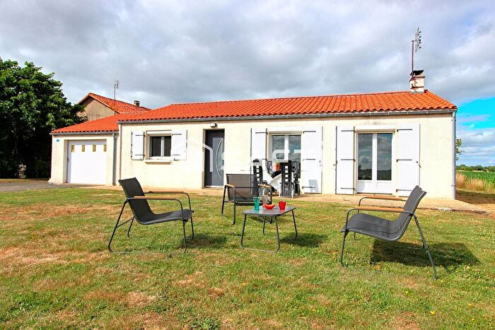 Maison à vendre - La Châtaigneraie - 4 pièces - 3 chambres