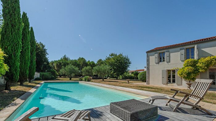Maison 8 pièces à vendre à Saint-Médard-dAunis