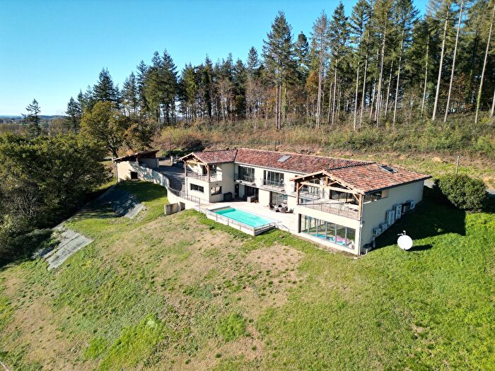 Maison à vendre - Miélan - 7 pièces - 5 chambres