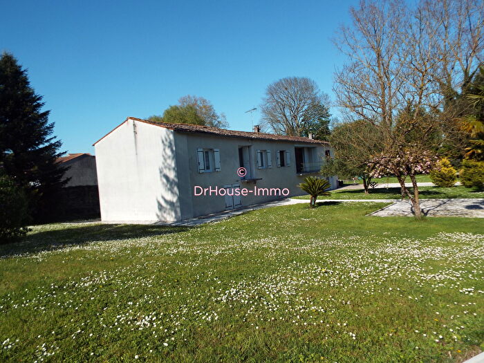 Maison à vendre - Jarnac-Champagne - 10 pièces - 6 chambres