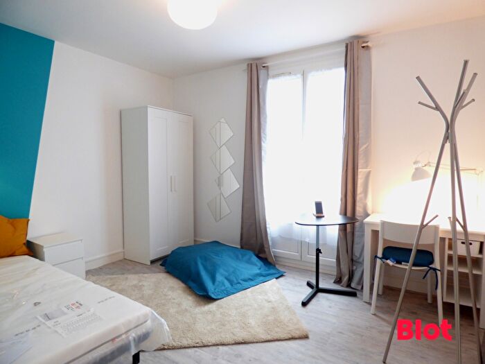Quartiers Nord-Ouest, Villejean : Appartement 4 pièces à louer