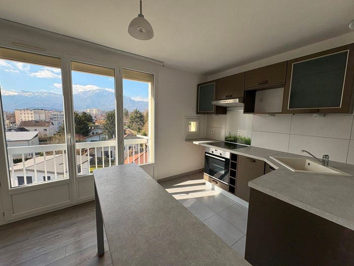 Appartement 4 pièces à louer à Bidal Péri-Domaine Universitaire, Saint-Martin-d'Hères