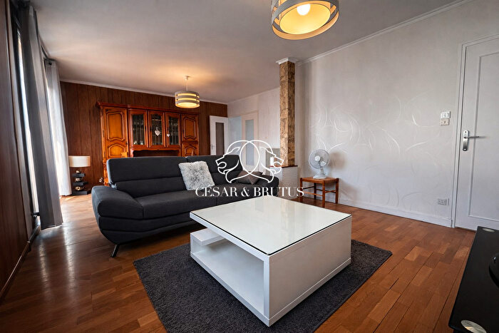 Maison à vendre - Meyzieu, Nord Est - 7 pièces - 4 chambres