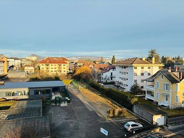 Appartement à louer - Albigny, Annecy - 2 pièces - 1 chambre