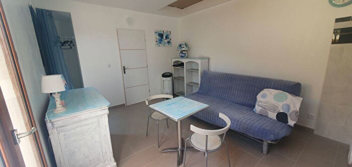 Centre Ville, Carqueiranne : Appartement 1 pièce à louer