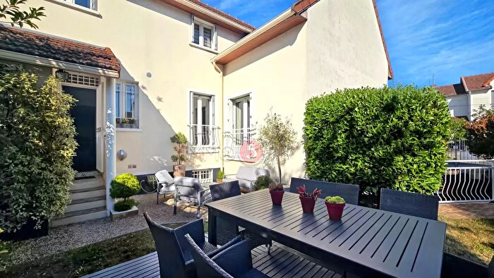 Maison à vendre - Villemomble, Centre-ville, Orangerie - 6 pièces - 4 chambres