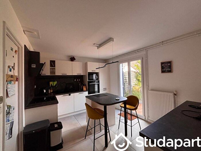 Centre, Ifs : Appartement 1 pièce à louer
