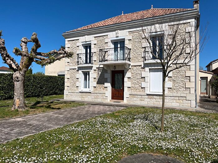 Maison à vendre - Saint-Pardoux-Isaac - 6 pièces - 4 chambres