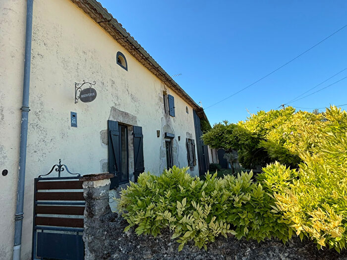 Saint-Pierre-de-Bat : Maison 4 pièces à vendre