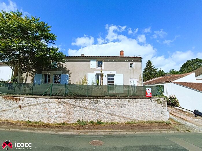 Mareuil-sur-Lay-Dissais - Maison 7 pièces à vendre