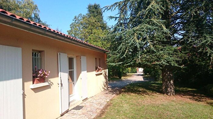 Maison à louer - Saint-Genis-Laval - 2 pièces - 1 chambre