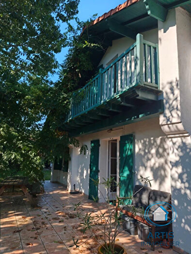 Maison à vendre - Saint-Pée-sur-Nivelle - 5 pièces - 4 chambres