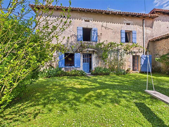 Maison 6 pièces à vendre à Saint-Paul-Lizonne