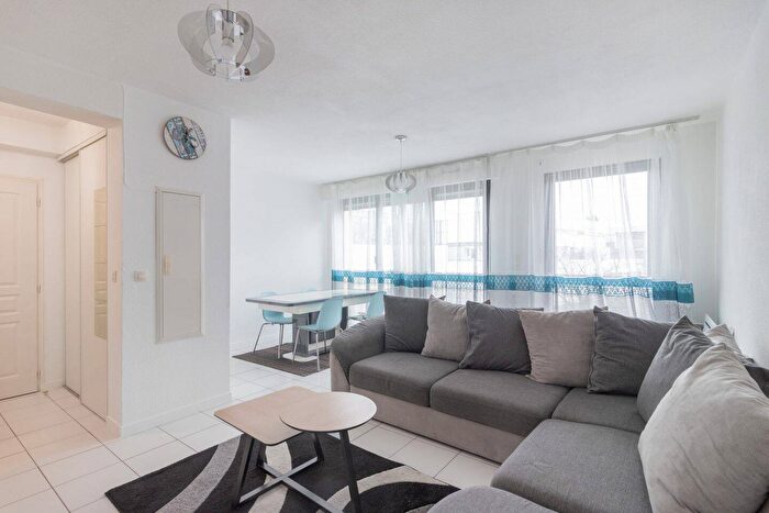 Grand Parc, Bordeaux : Appartement 3 pièces à louer