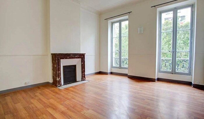 Appartement à louer - Marseille ème arrondissement - 3 pièces - 2 chambres