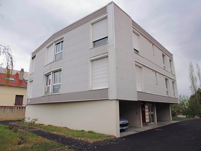 Appartement à louer - Clermont-Ferrand, Les Landais, Fontaine du Bac, La Pardieu - 1 pièce