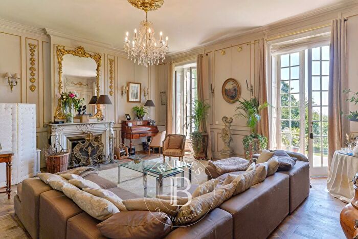 Maison à vendre - Vaugneray - 10 pièces - 7 chambres