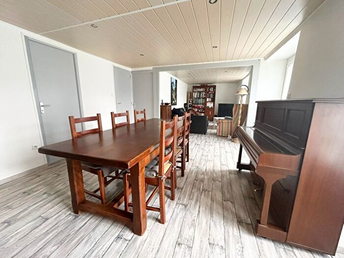 Maison à vendre - Lantillac - 5 pièces - 3 chambres