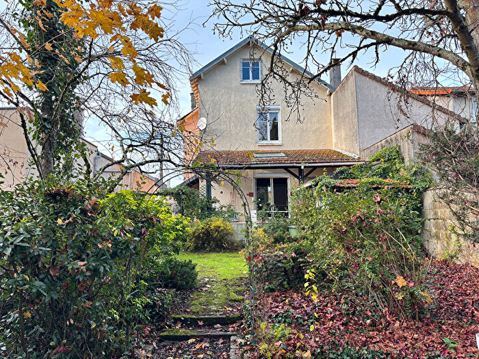Maison à vendre - Châtellerault, Est - 5 pièces - 4 chambres