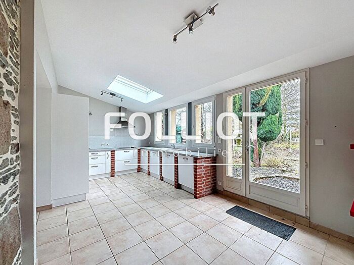 Maison à louer - Pontorson - 6 pièces - 4 chambres