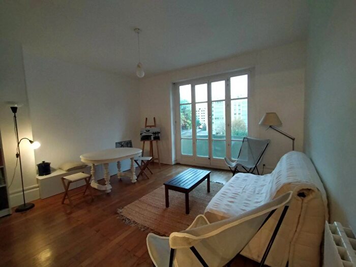 Appartement à louer - Flammarion, Lyon ème arrondissement - 2 pièces - 1 chambre