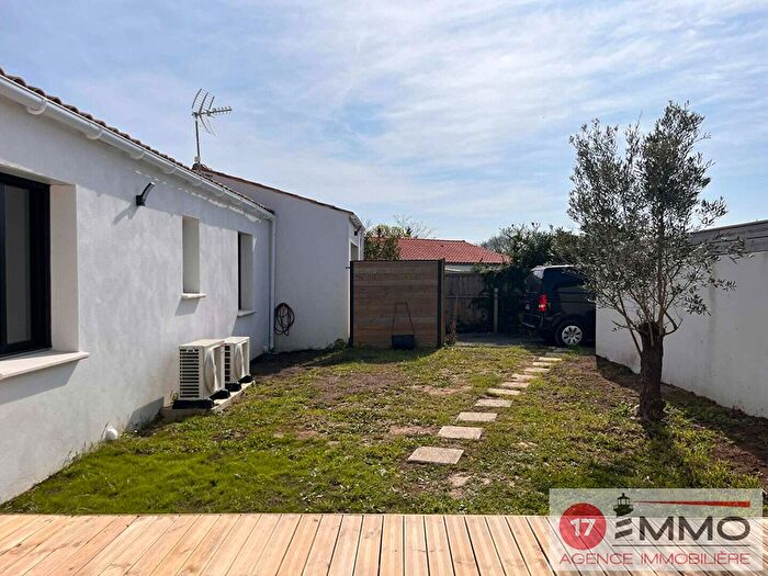 Maison à louer - Saint-Vivien - 4 pièces - 3 chambres