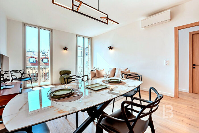 Appartement à vendre - Cannes, Centre-ville - 4 pièces - 3 chambres