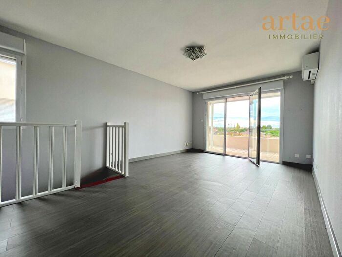 Appartement à louer - Est, Saint-Jean - 3 pièces - 2 chambres