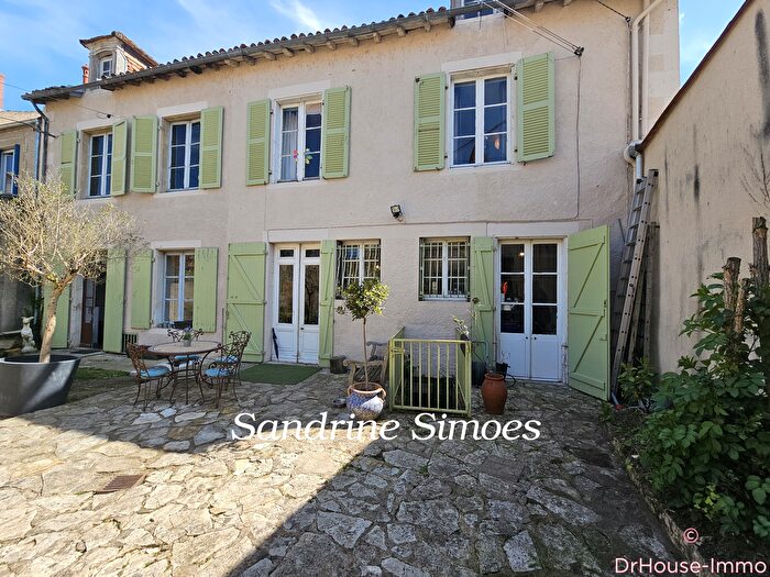 Maison 10 pièces à vendre - Montmorillon