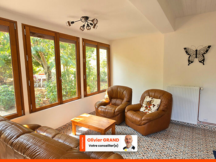 Maison 4 pièces à vendre à Montrol-Sénard