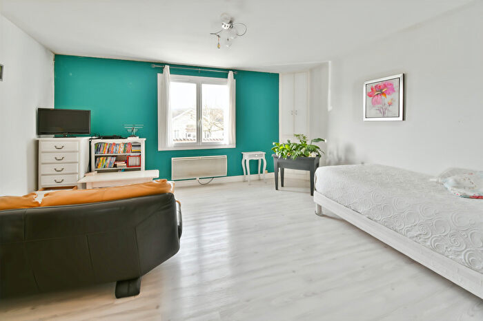 Maison à vendre - Saint-Jean-dAngély - 2 pièces - 1 chambre