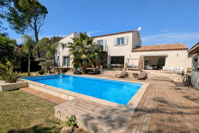 Maison à vendre - Langlade - 11 pièces - 6 chambres