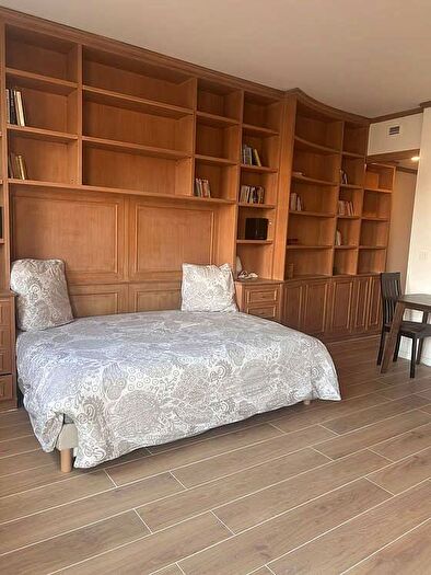 Appartement à louer - Hoche-Friedland, Paris ème arrondissement - 1 pièce