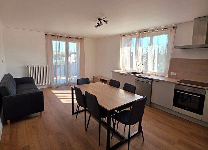 Saint Julien-Darnus, Auxerre : Appartement 4 pièces à louer