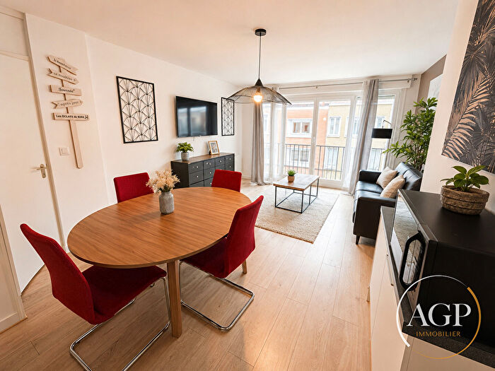 Appartement à louer - Orléans, La Croix Saint-Marceau, La Mouillère, Pré Pinson - 5 pièces - 4 chambres