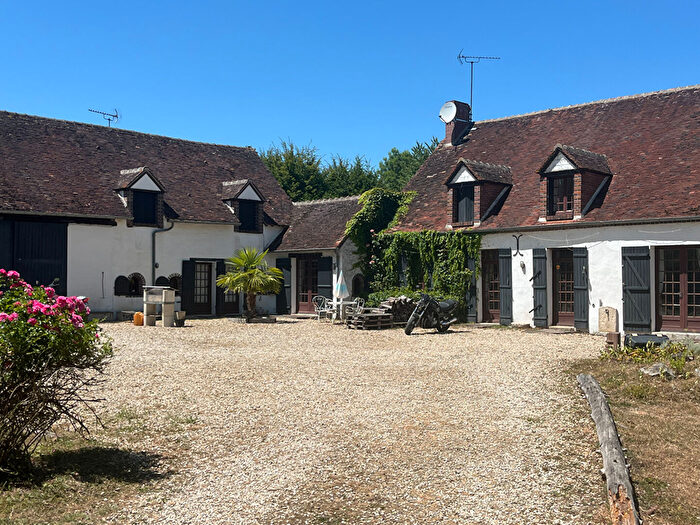 Maison à vendre - Courtenay - 15 pièces - 7 chambres