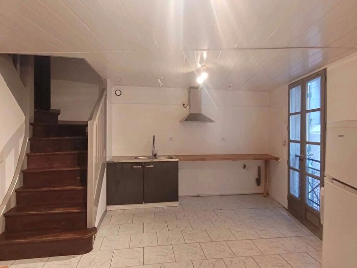 Appartement 4 pièces à louer à Puy-l'Évêque