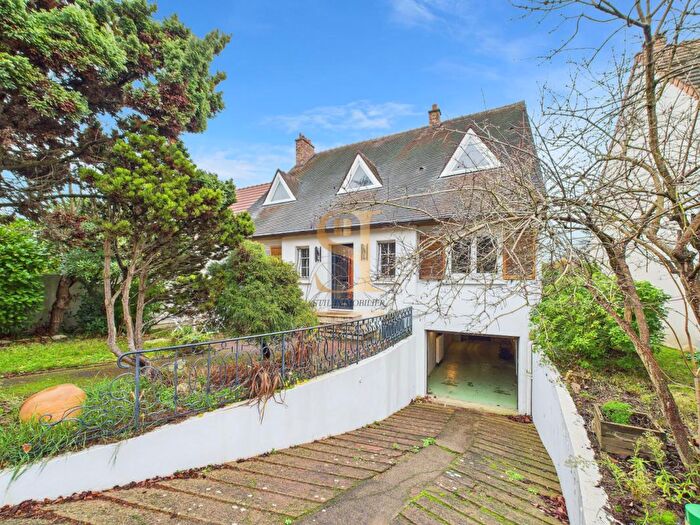 Maison à vendre - Viry-Châtillon, Centre-ville - 6 pièces - 4 chambres