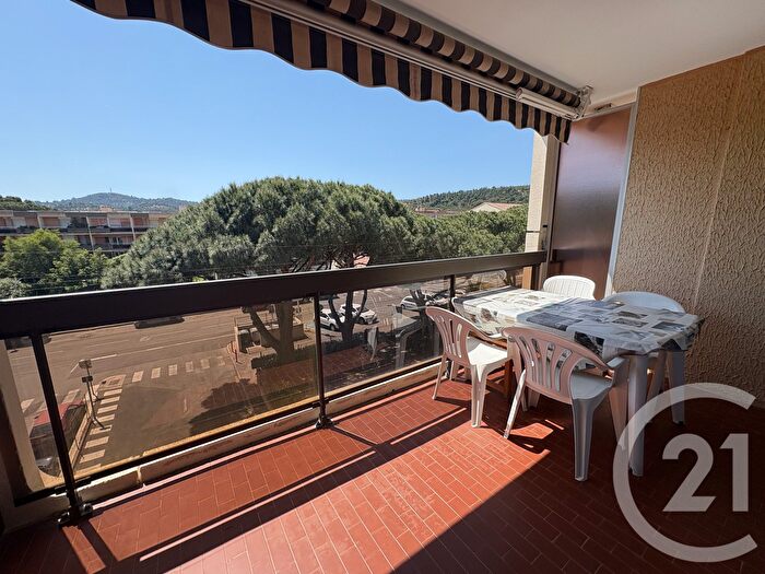 Bormes-les-Mimosas, La Favière, Le Gau, Cap-Bénet, Cabasson, Plages - Appartement 3 pièces à vendre