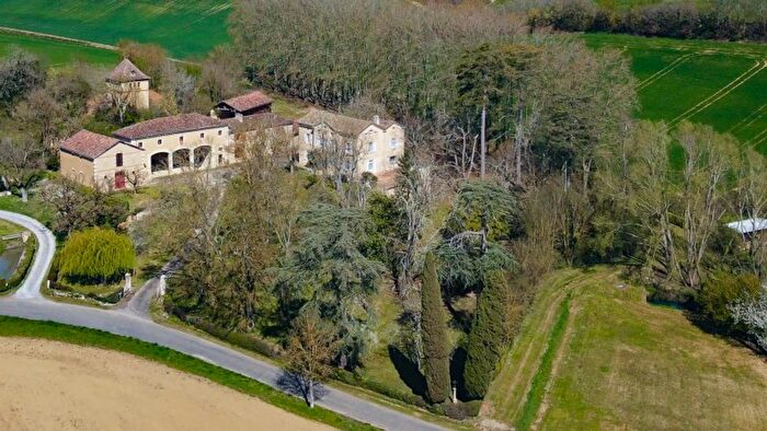 Maison 10 pièces à Montestruc-sur-Gers, à vendre