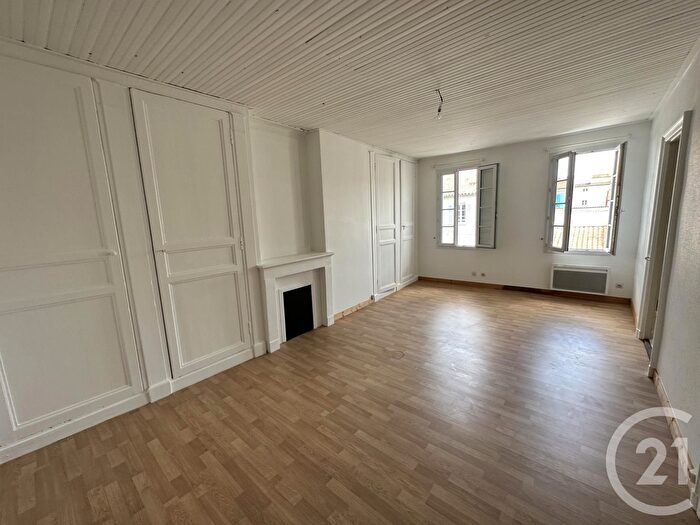 Appartement 3 pièces à Rochefort, Centre-ville, à louer